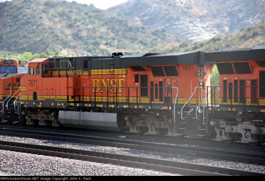 BNSF 7671